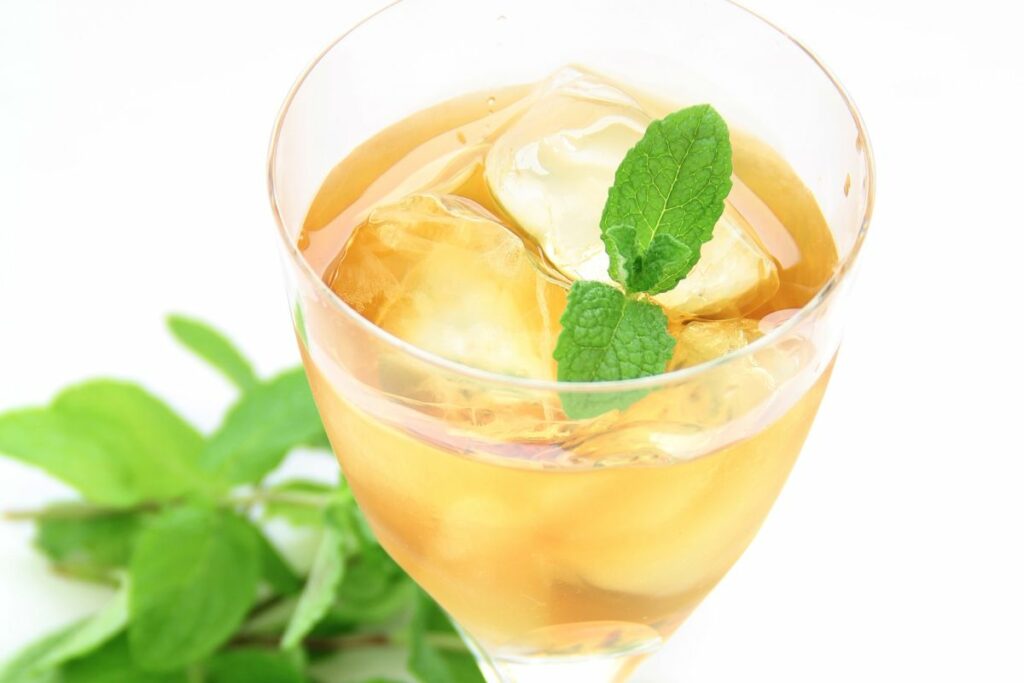 Can you eat tea leaves? What you need to know about eating tea