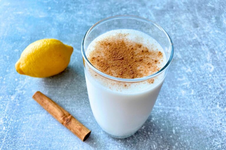 Easy Leche Merengada (milk infused with cinnamon and lemon)